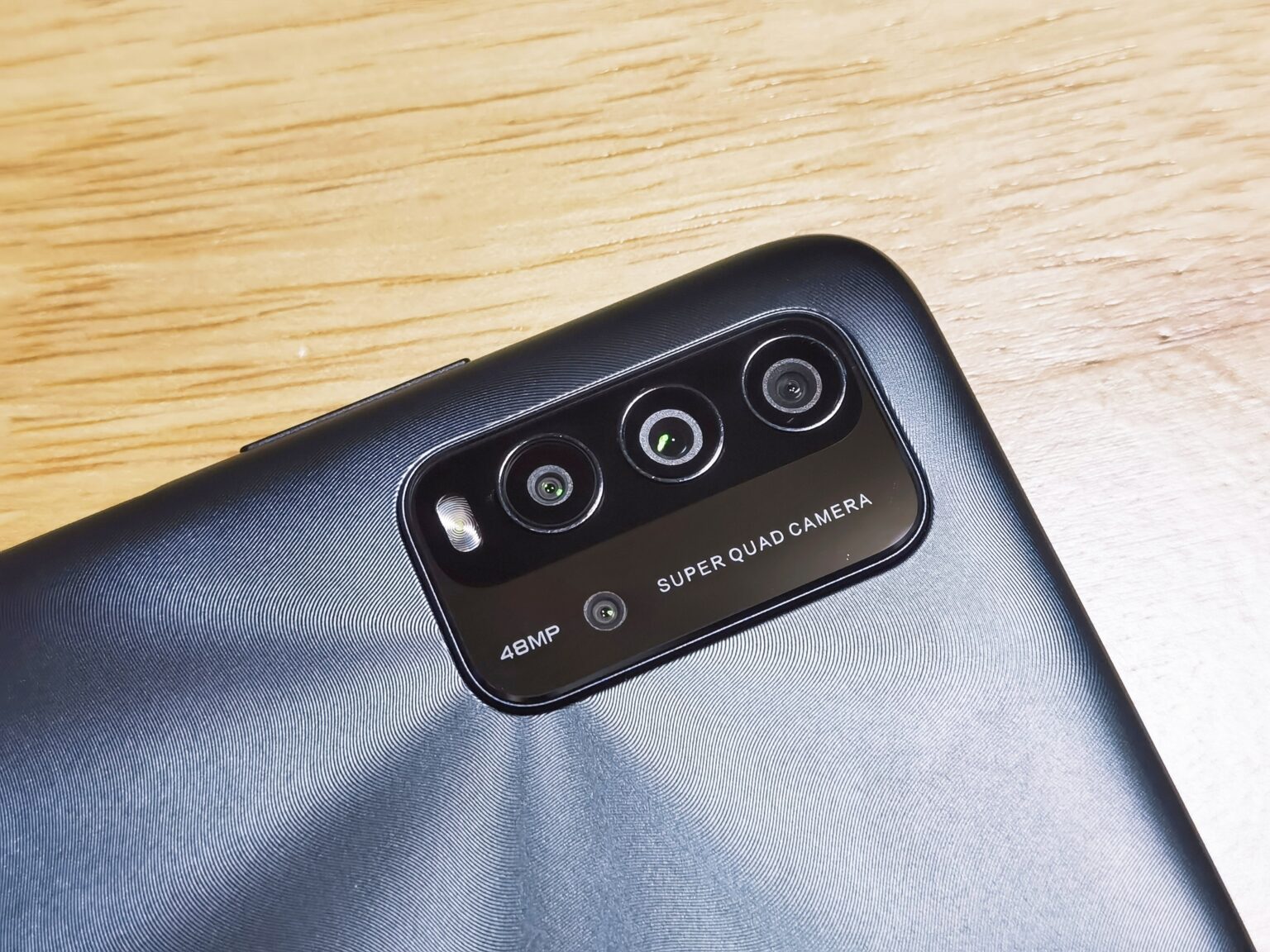 【外観レビュー】Redmi 9T 〜2021年モデル最安端末の姿とは〜 - ガジェチェス